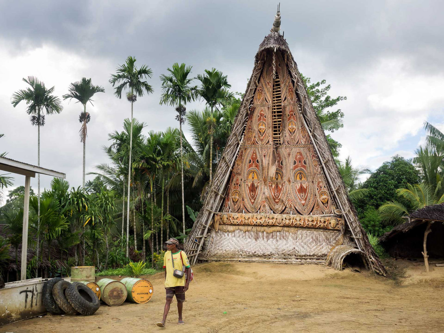 Abelam’s spirits houses, gods and yams (Maprik, PNG) – Stories and ...